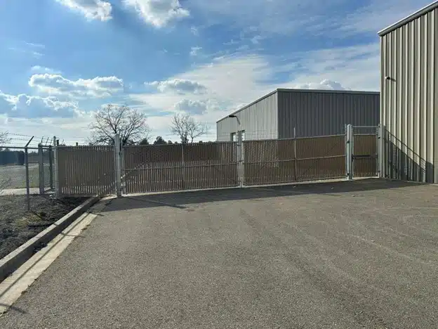 Fast & Affordable Commercial Chain Link Fence Company